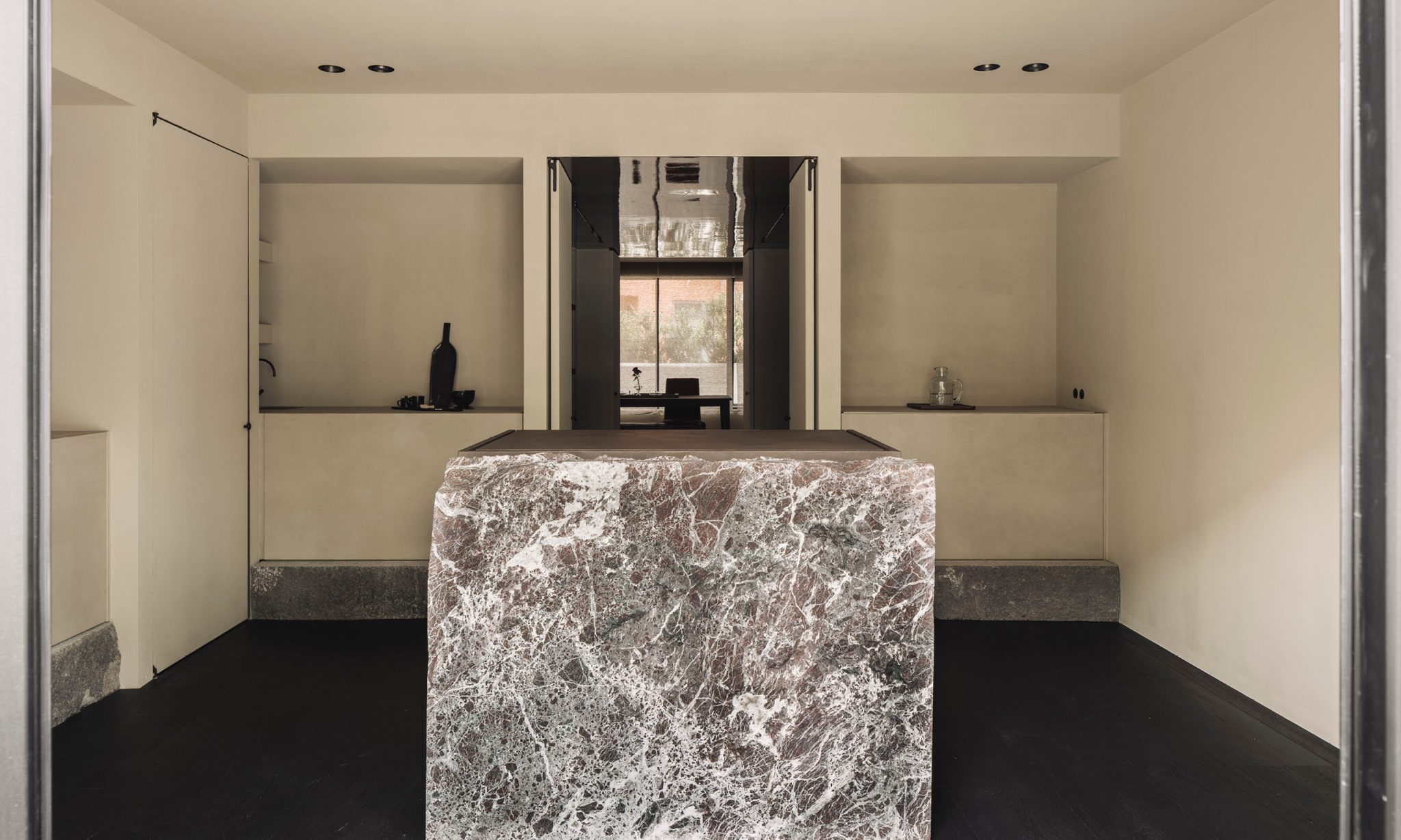 a story to be told | rond by prado